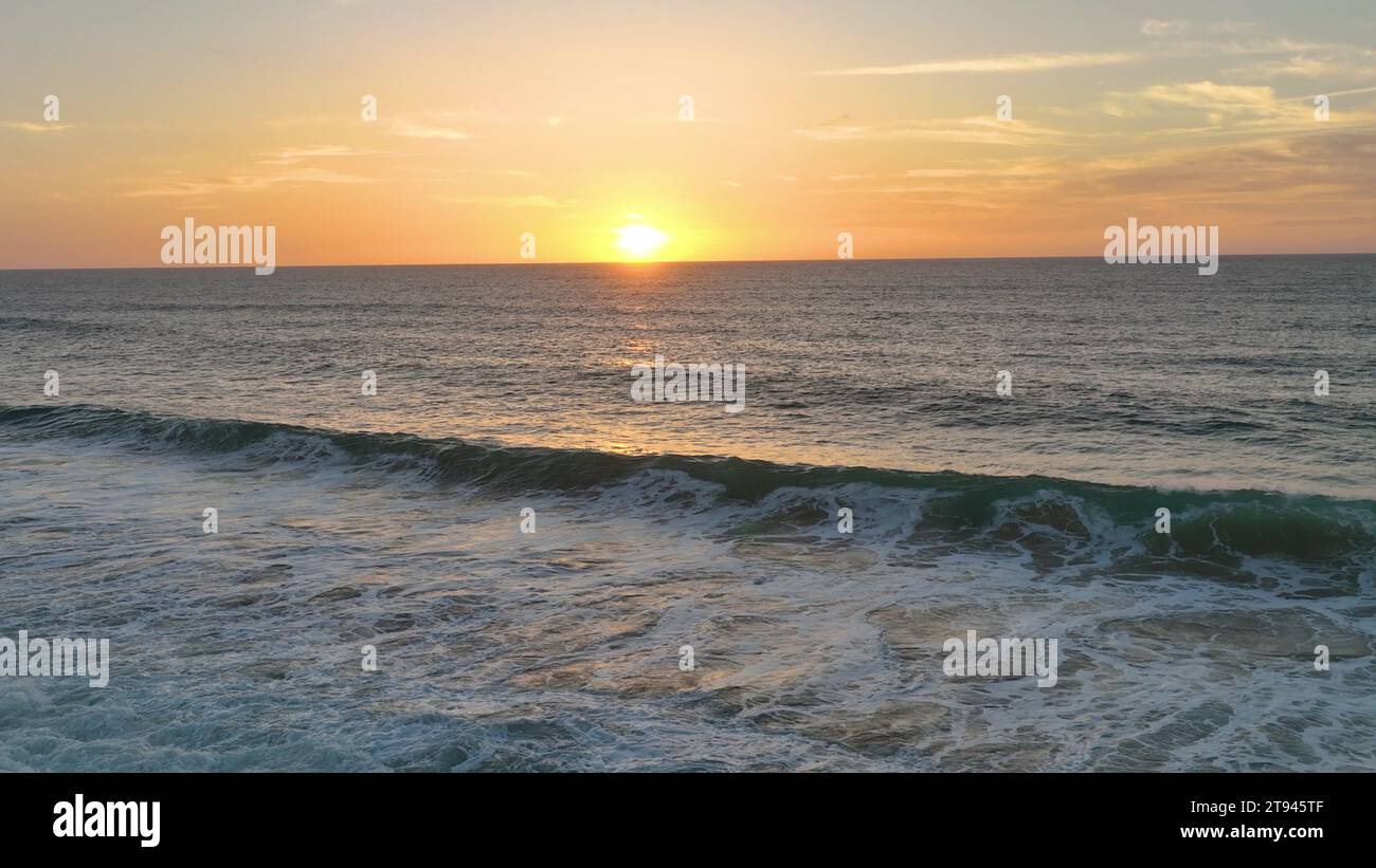 4k slow motion video waves hi-res stock photography and images - Alamy