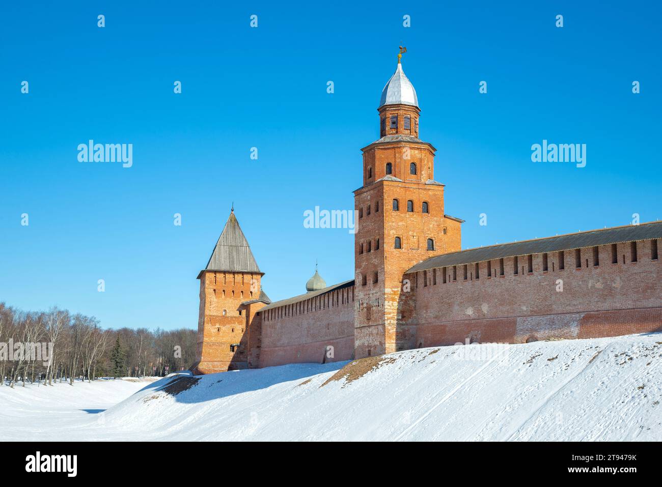 The Kokui Tower and the ancient walls of the Kremlin. Veliky Novgorod, Russia Stock Photo - Alamy