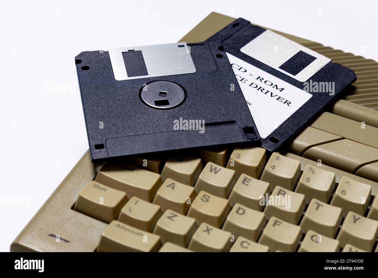 Old PC 16-bit computers, primitive computers from the 1980s and 1990s ...