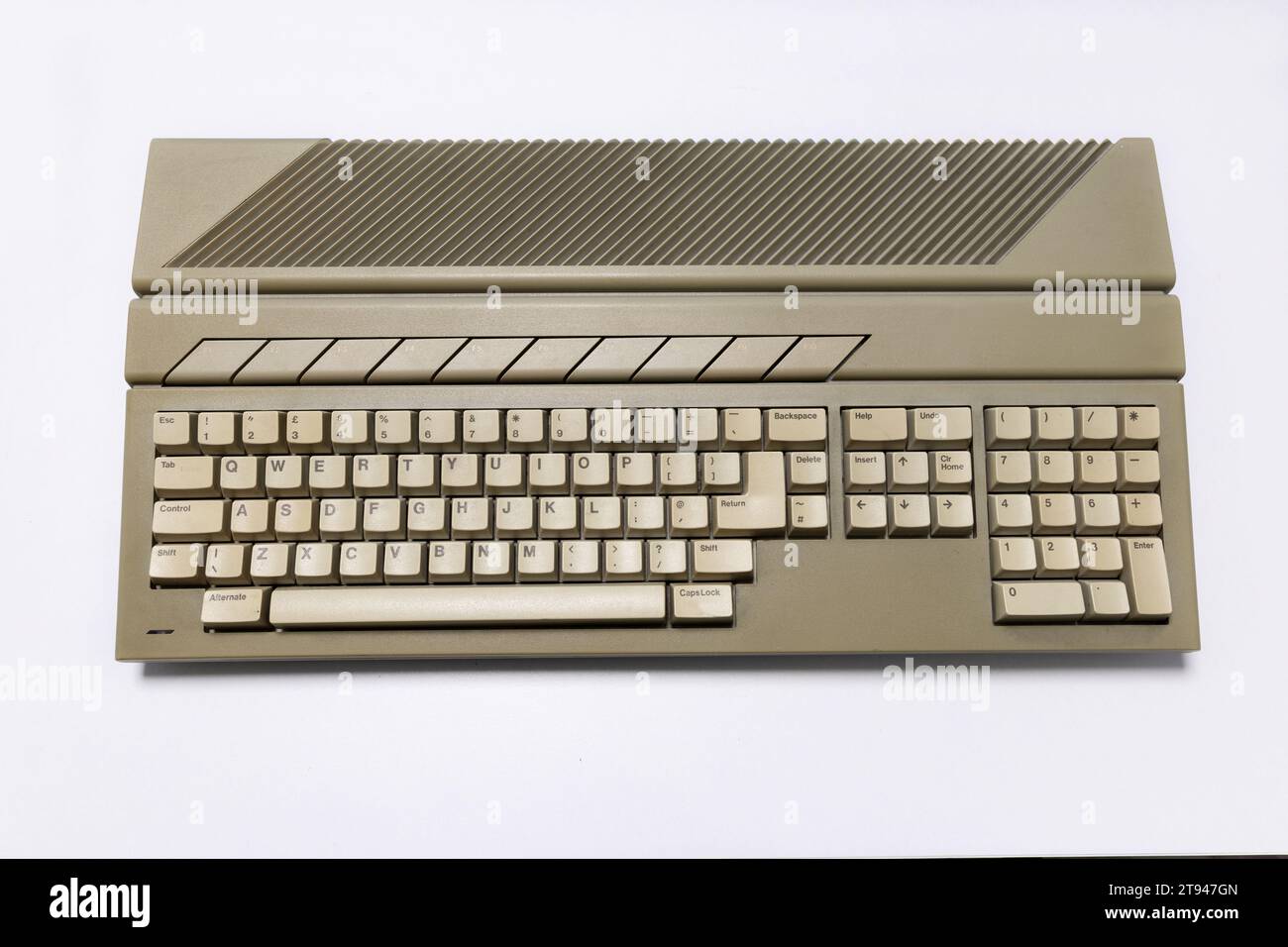 Old PC 16-bit computers, primitive computers from the 1980s and 1990s ...