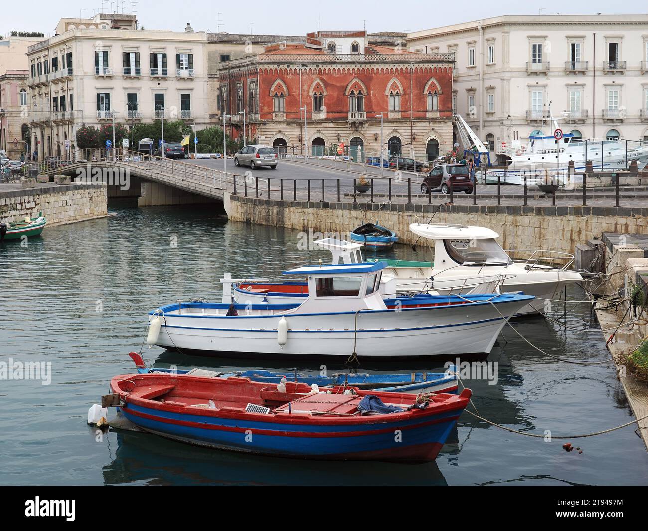 fishing boats, port, Ortigia, Ortygia, Siracusa, Syracuse, Sicily ...