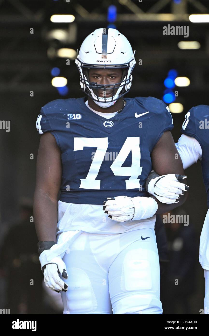 Penn State offensive lineman Olumuyiwa Fashanu (74) takes the field for ...