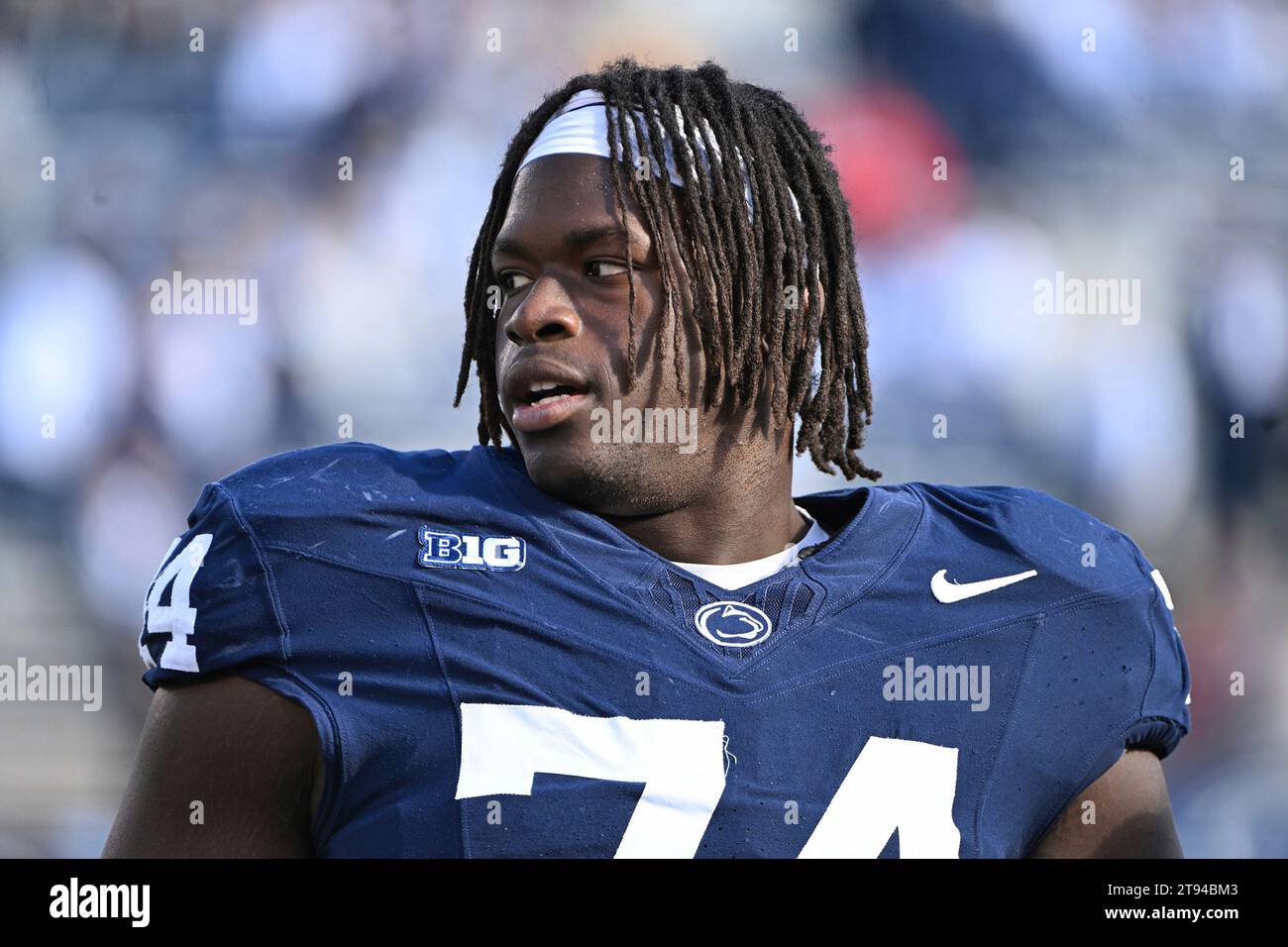 Penn State offensive lineman Olumuyiwa Fashanu (74) participates in ...