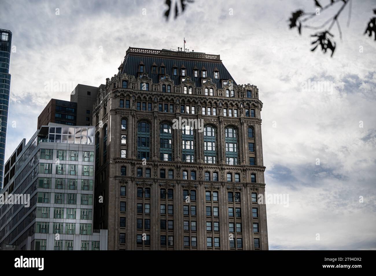 Buildings near brooklyn bridge hi-res stock photography and images - Alamy