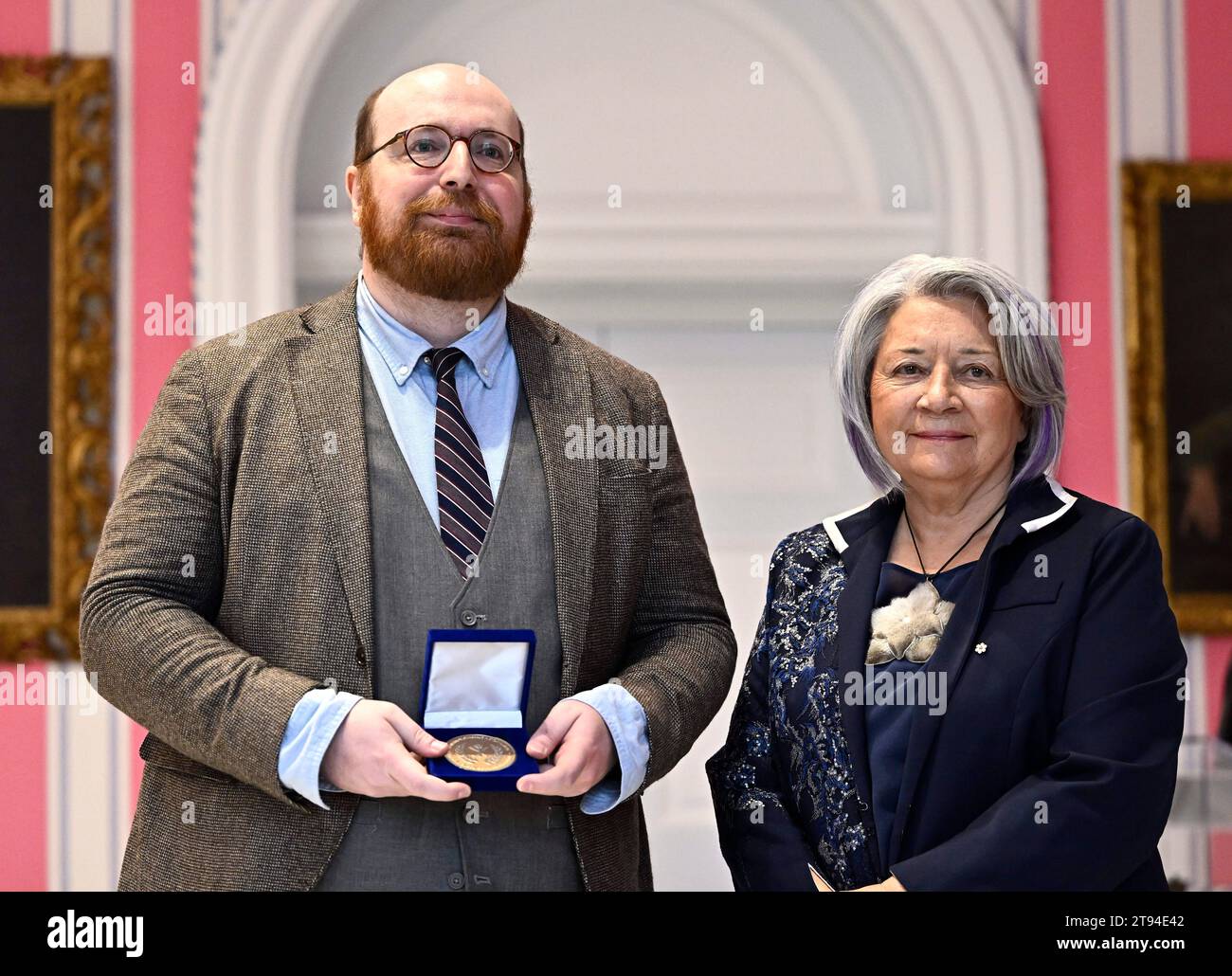 Ottawa, Can. 22nd Nov, 2023. Adam Bunch of Toronto receives a Governor ...