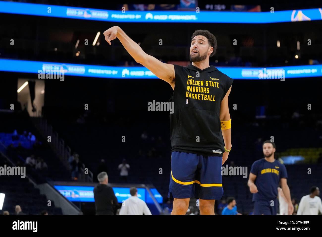 Golden State Warriors guard Klay Thompson warms up before an NBA ...