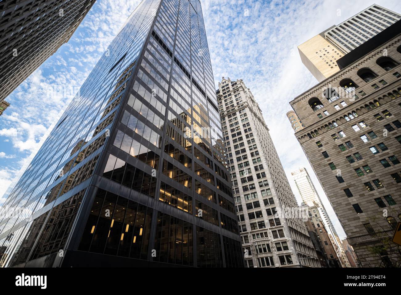 Photo financial buildings on wall street hi-res stock photography and ...