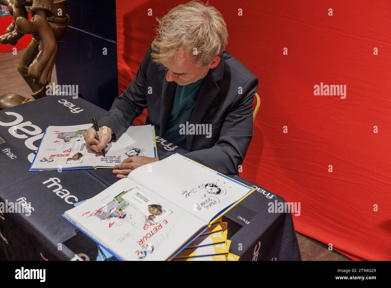 Paris, France. 22nd Nov, 2023. Canadian comic strip artist Marc ...