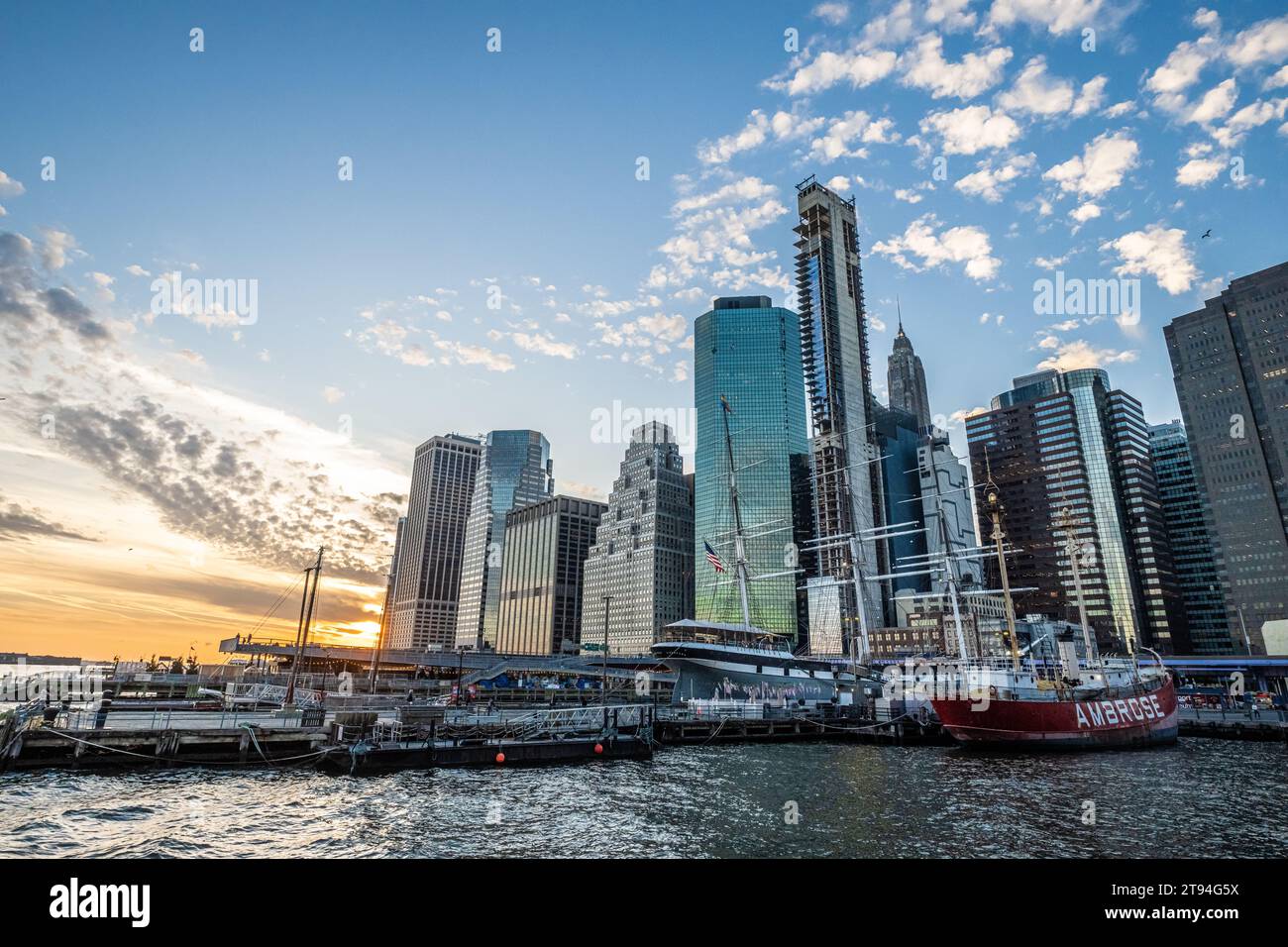 Image of New York Bay and its docks Stock Photo - Alamy