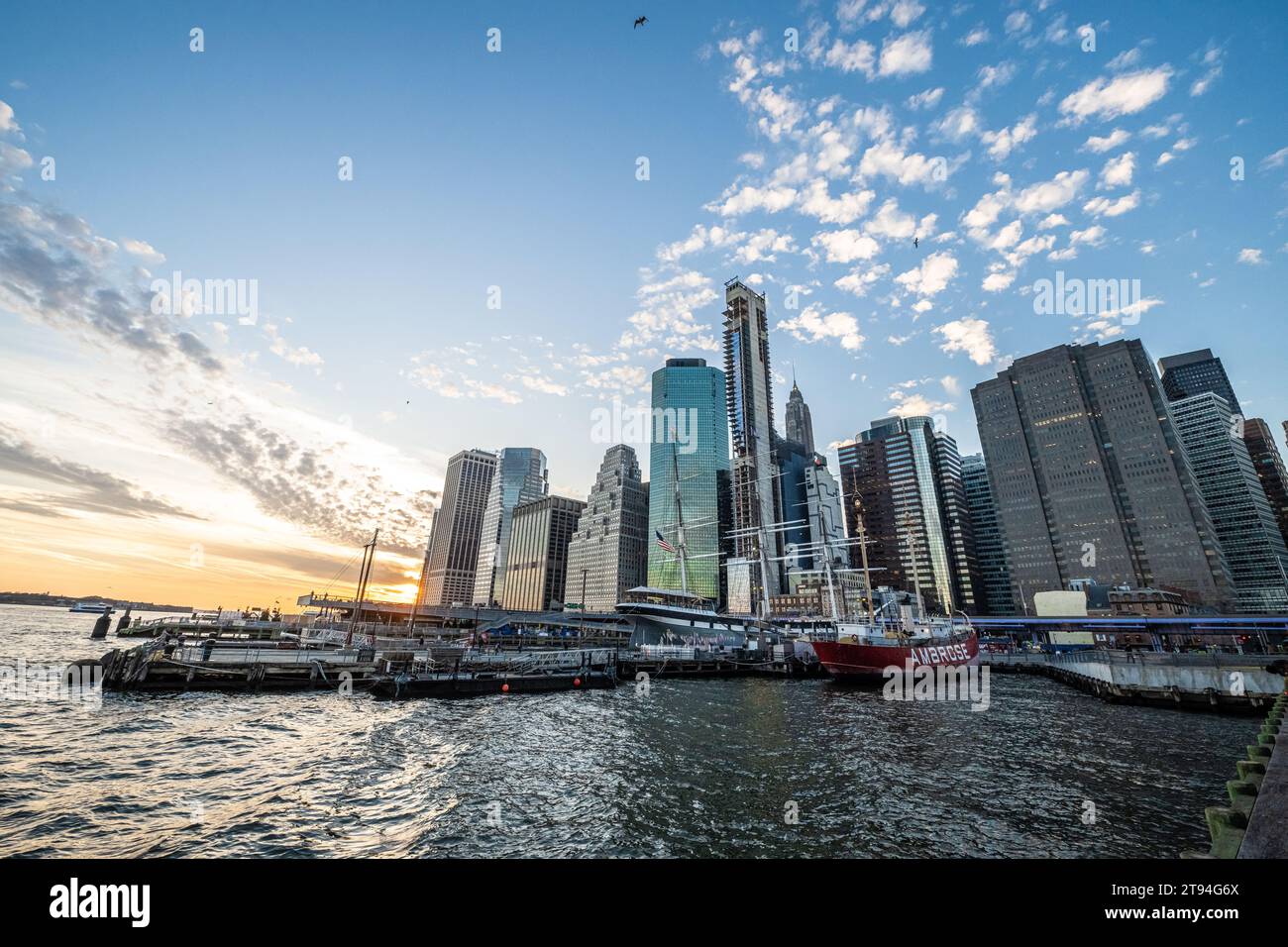Image of New York Bay and its docks Stock Photo - Alamy