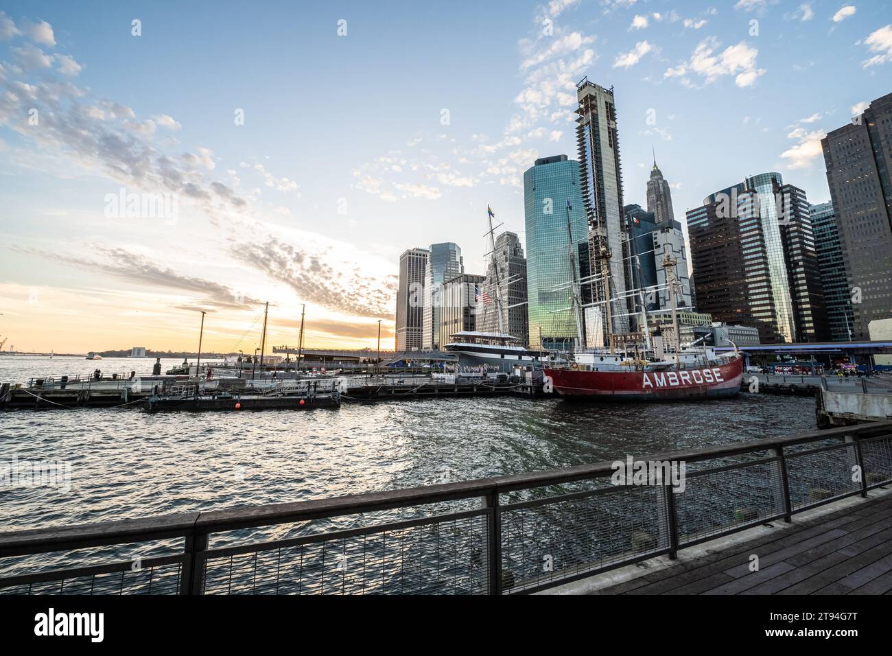 Image of New York Bay and its docks Stock Photo - Alamy