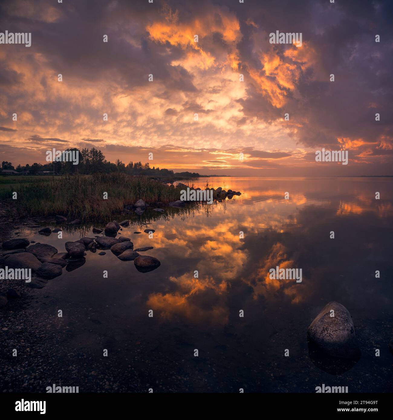 Colorfull sunset scenery hi-res stock photography and images - Alamy
