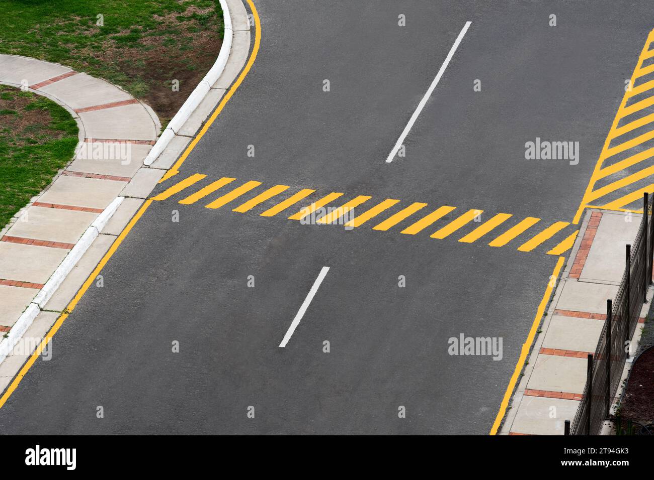 Yellow zebra crossing hi-res stock photography and images - Alamy
