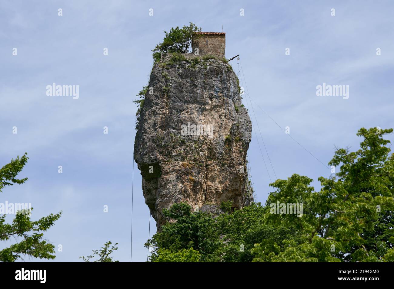Kazchi-Säule, Katskhi-Säule, kleines Kloster auf dem Gipfelplateau der ...
