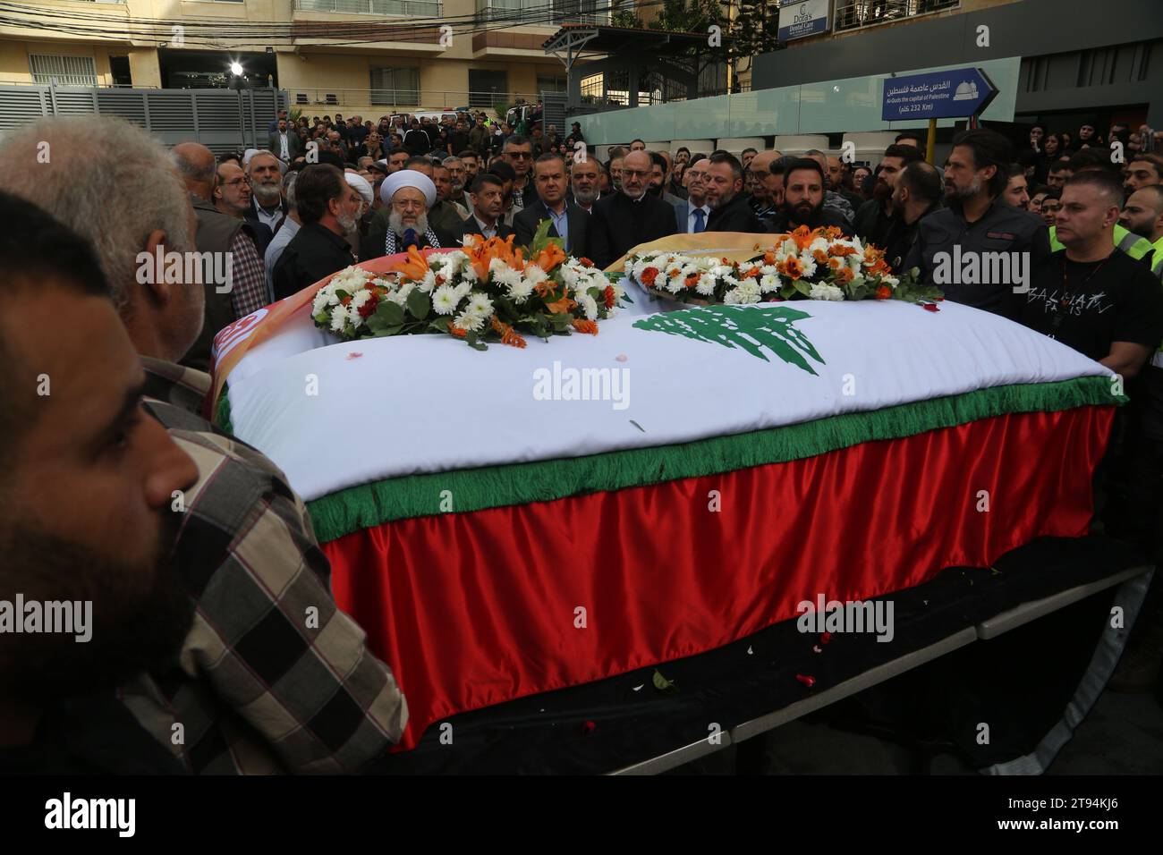 (231122) -- BEIRUT, Nov. 22, 2023 (Xinhua) -- People attend the funeral ...