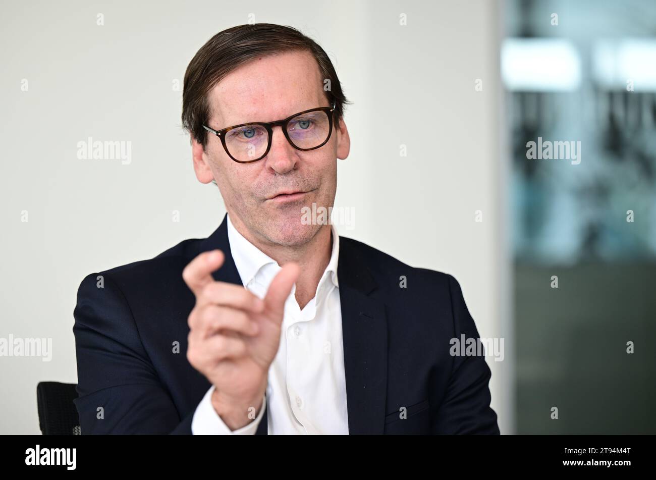 20 November 2023, Baden-Württemberg, Tübingen: Alexander Zehnder, CEO ...