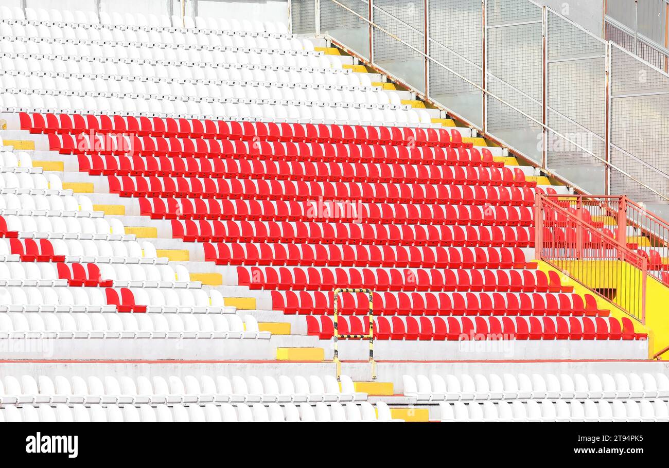 Empty seats before kick hi-res stock photography and images - Alamy