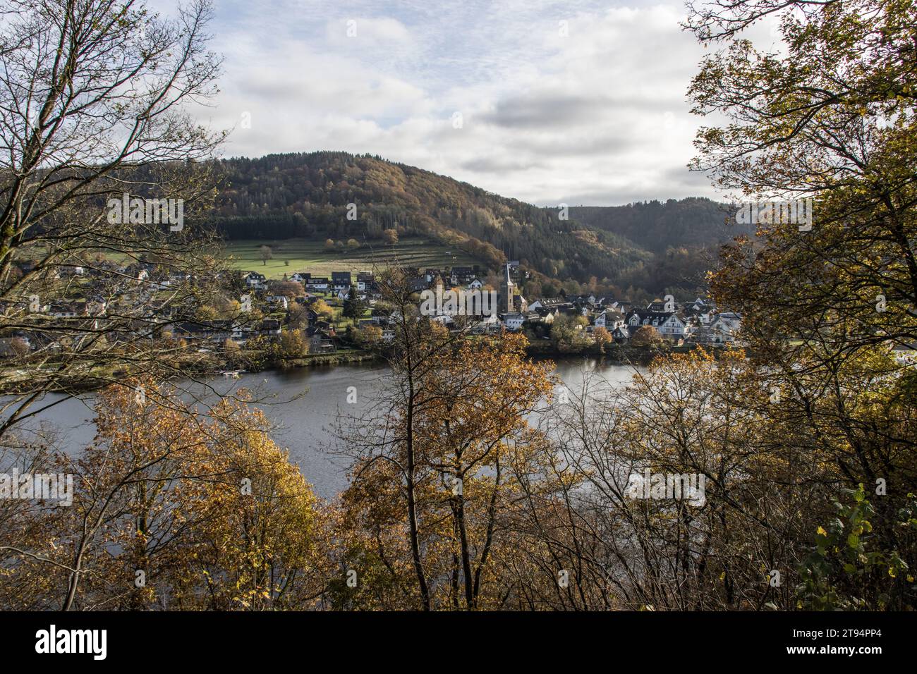 Einruhr am Obersee, einem Teil des Rurstausee, Nordrhein-Westfalen ...