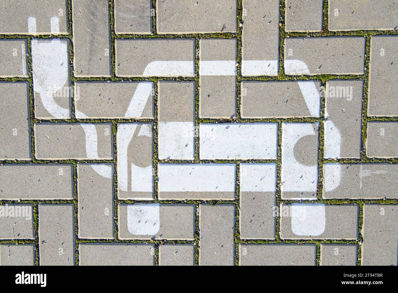 Magdeburg, Germany. 22nd Nov, 2023. Pictogram for an electric car ...