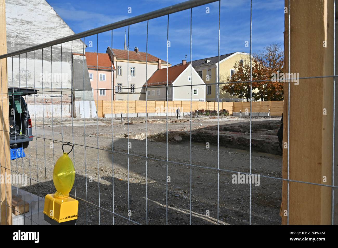 Hitler's birthplace - reconstruction and, in the square behind it, an ...