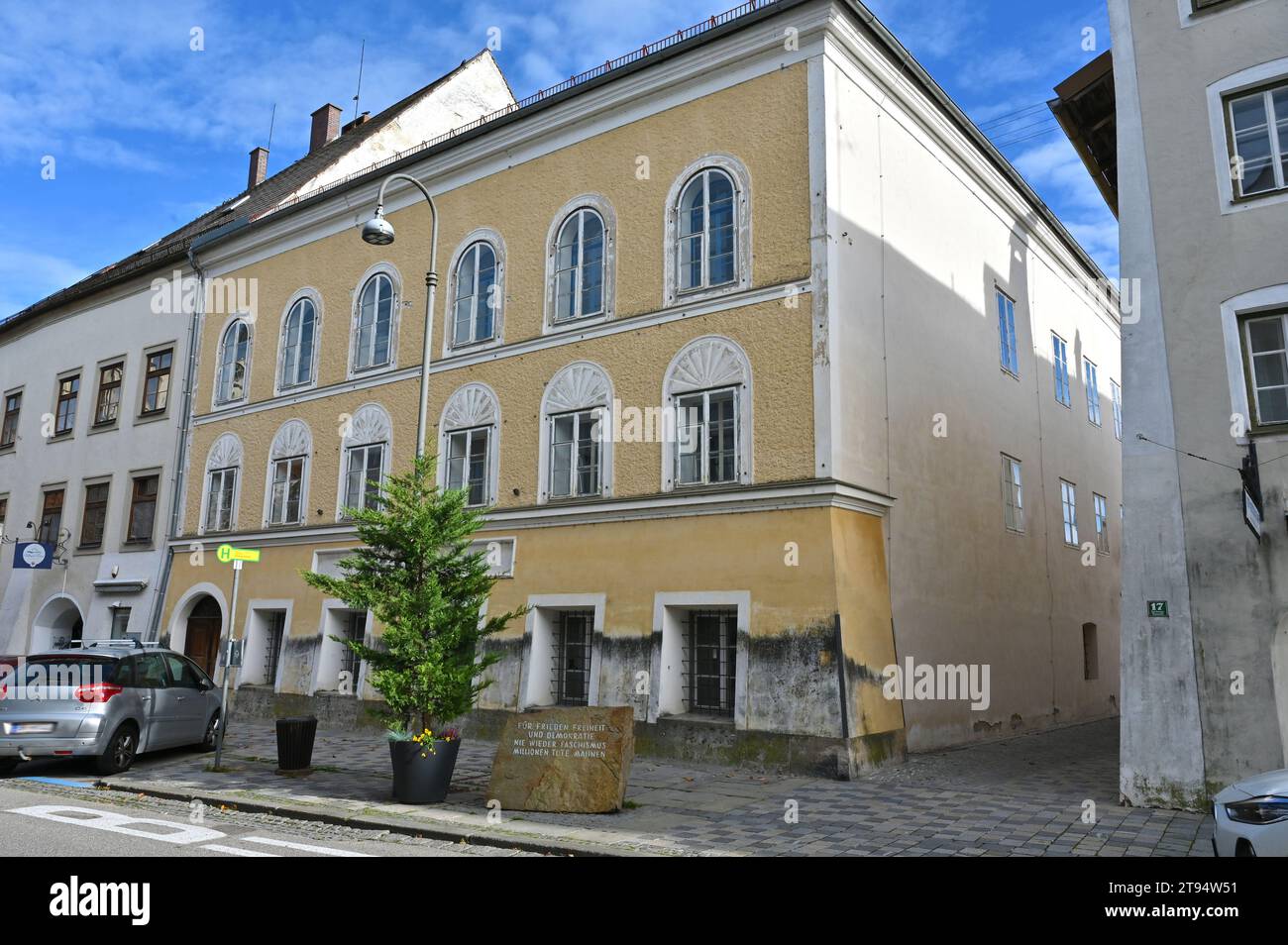 Hitler's birthplace - reconstruction and, in the square behind it, an ...
