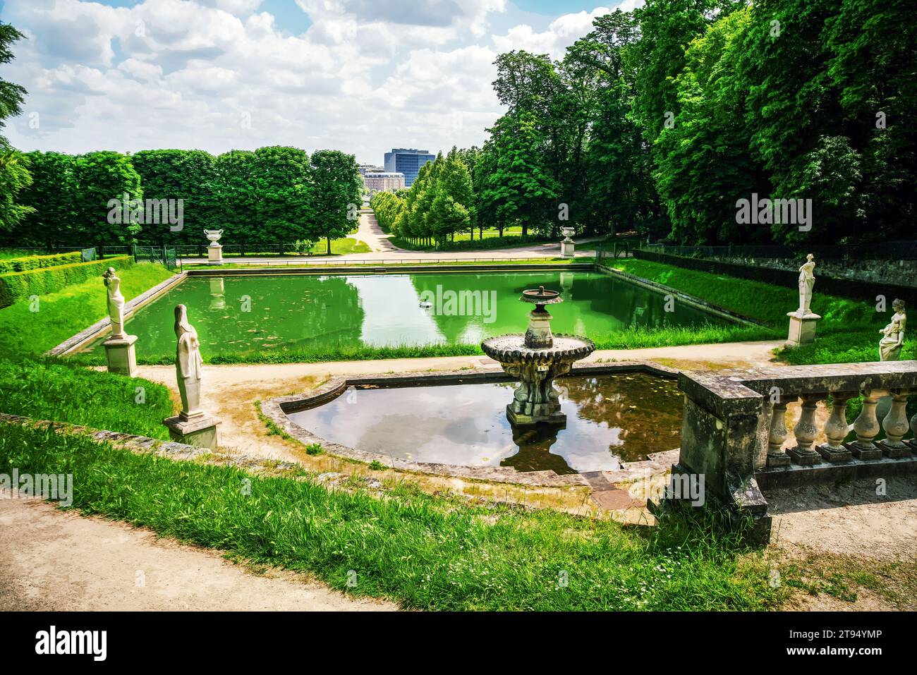 Medieval fish pond hi-res stock photography and images - Alamy