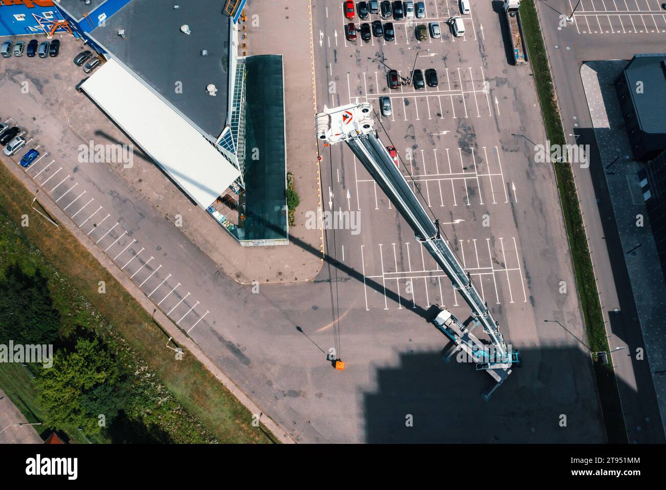 Crane stands ready hi-res stock photography and images - Alamy