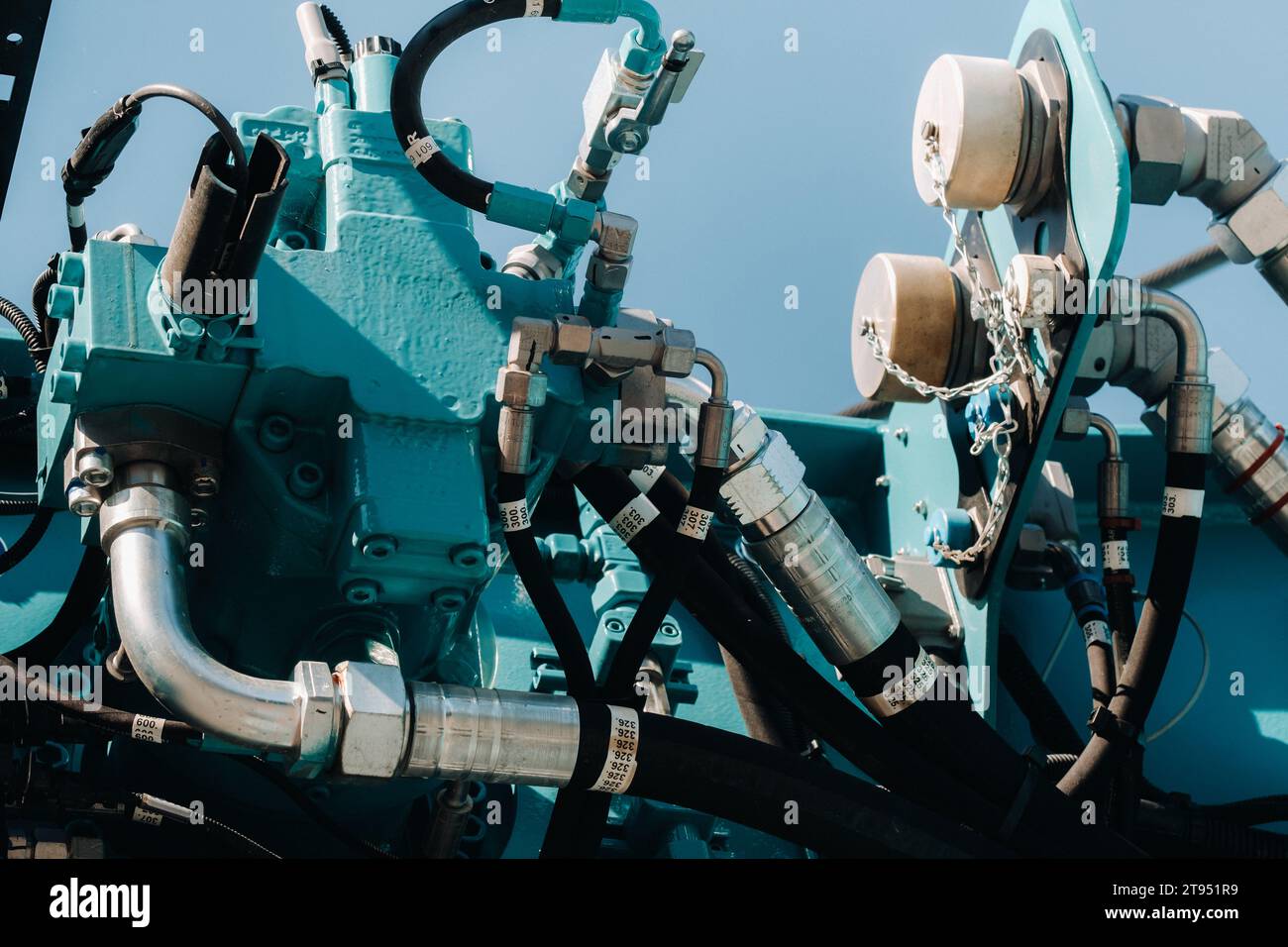 Hydraulic crane engine.The control system of the crane engine.Lifting ...