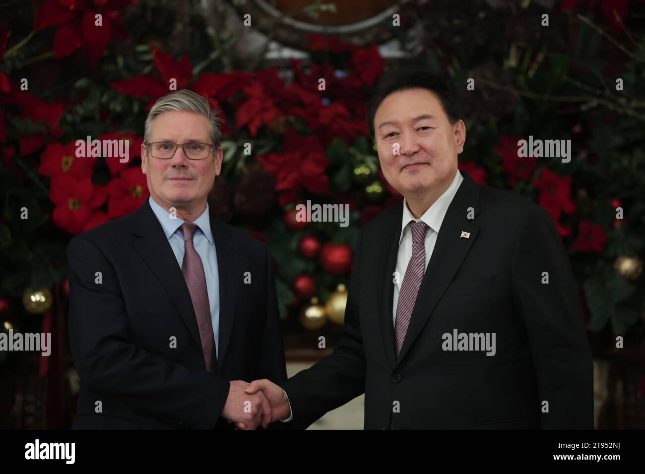 23rd Nov, 2023. Yoon meets leader of Britain's main opposition party ...