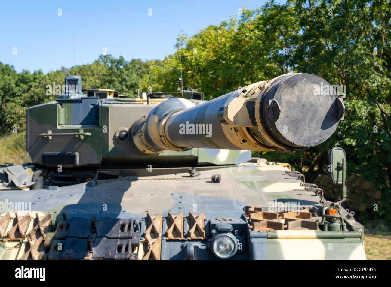 German-made Leopard 2A4 tank with camouflage paint Stock Photo - Alamy