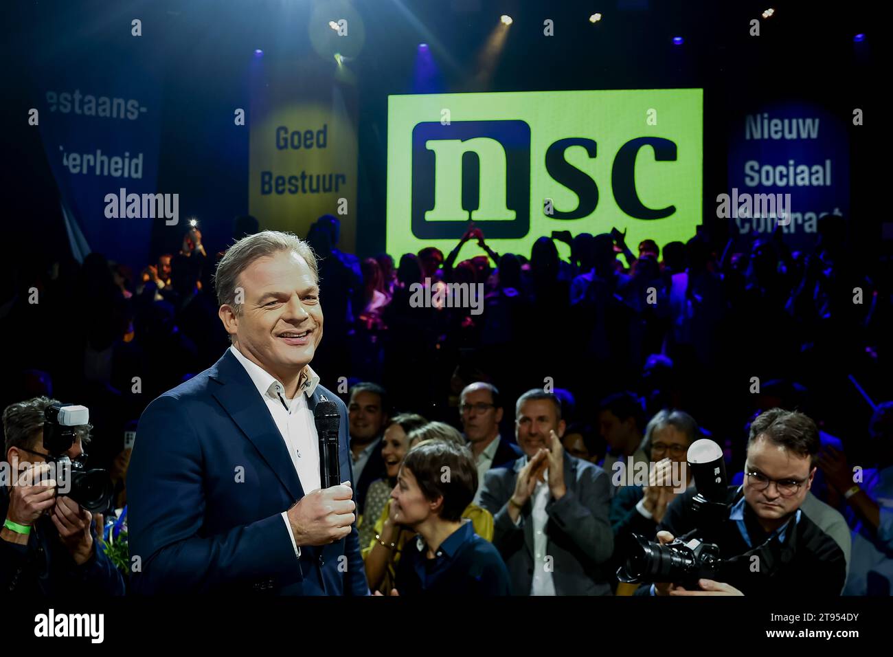 Nieuwsociaalcontract hi-res stock photography and images - Alamy