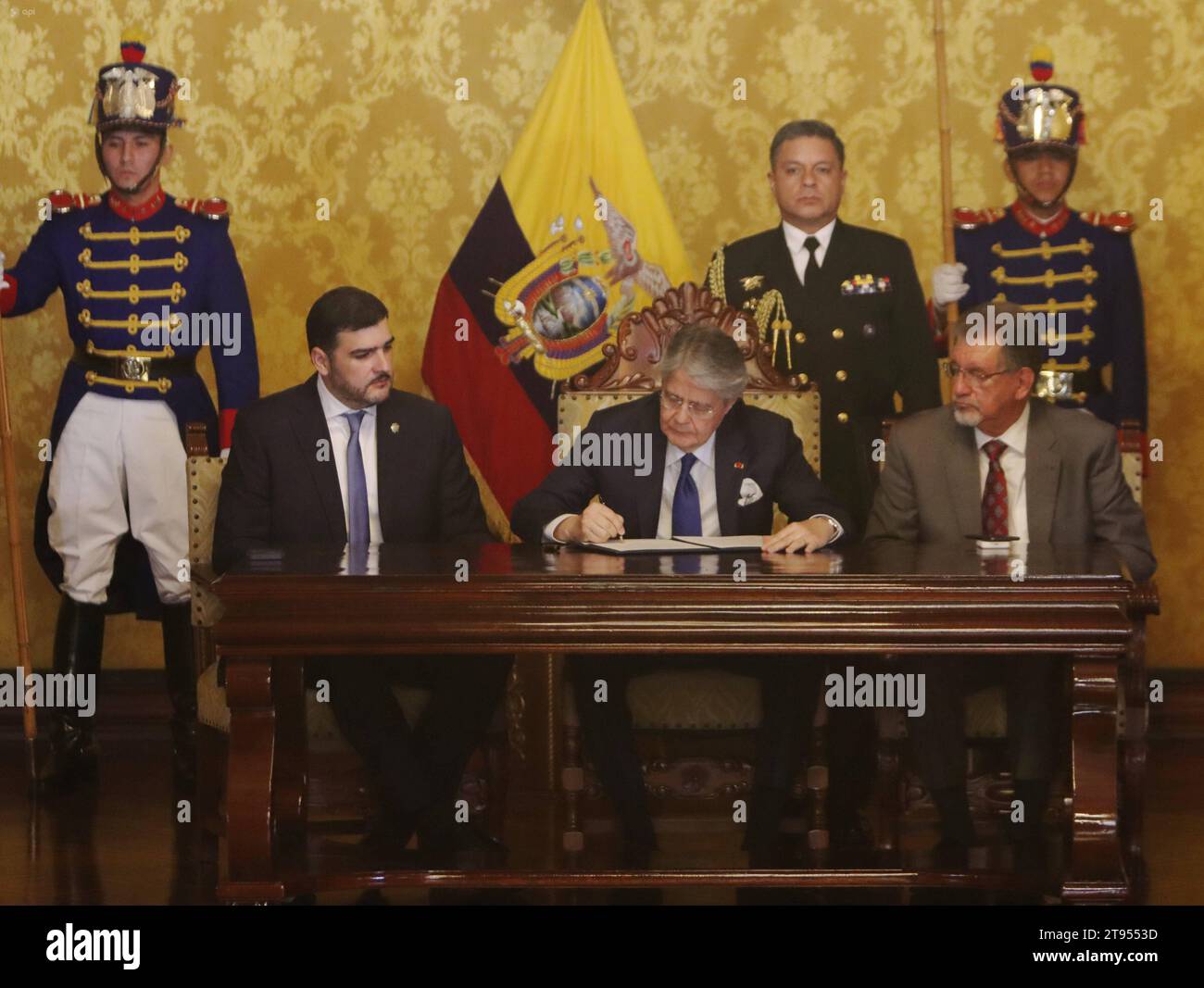 FIRMA VIADUCTO SUR GUAYAQUIL Quito, miÃ rcoles 22 de noviembre del 2023 ...