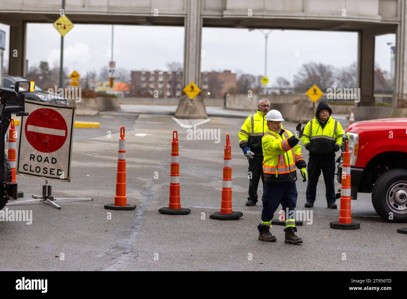 Workers block the entrance to the Rainbow Bridge border crossing ...