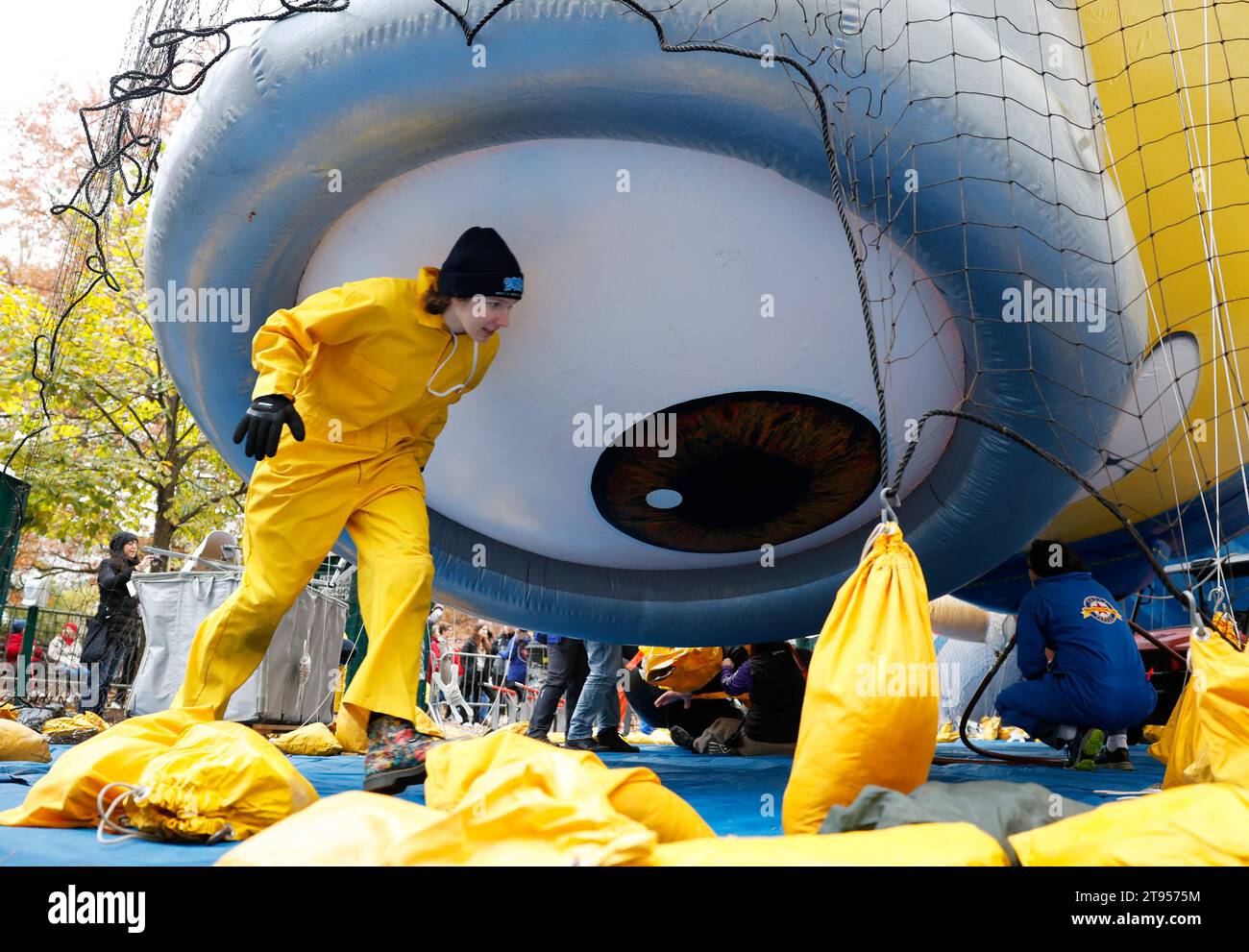 New York United States 22nd Nov 2023 Workers Prepare The Partially