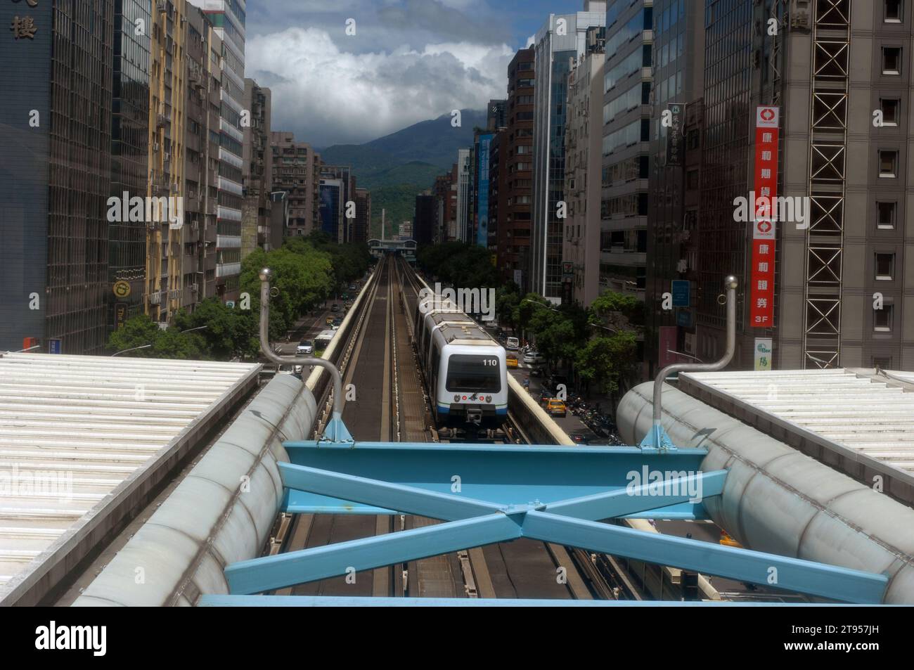 Daan, MRT Train Station, Taipei, Tawain Stock Photo - Alamy