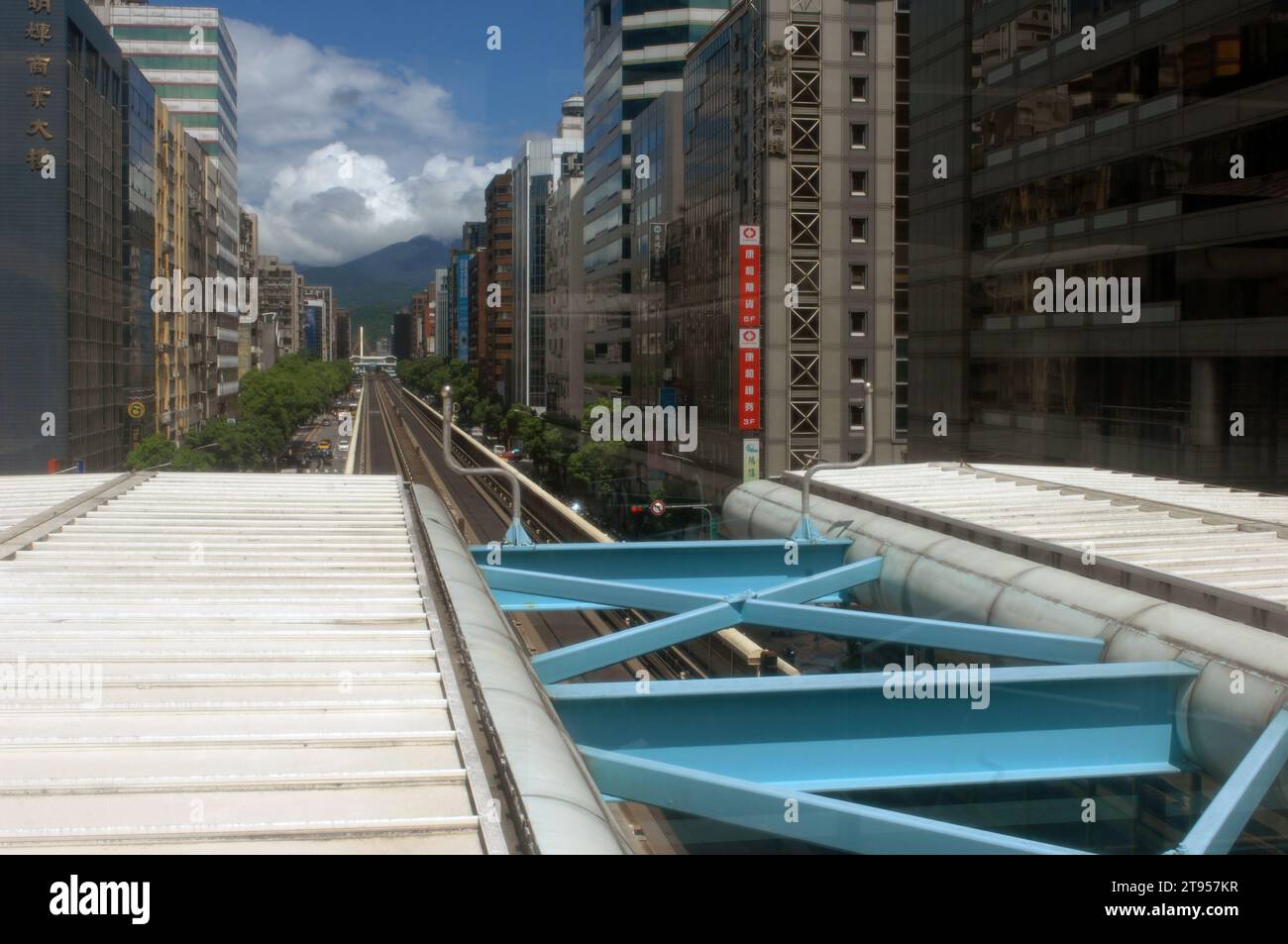 Daan, MRT Train Station, Taipei, Tawain Stock Photo - Alamy