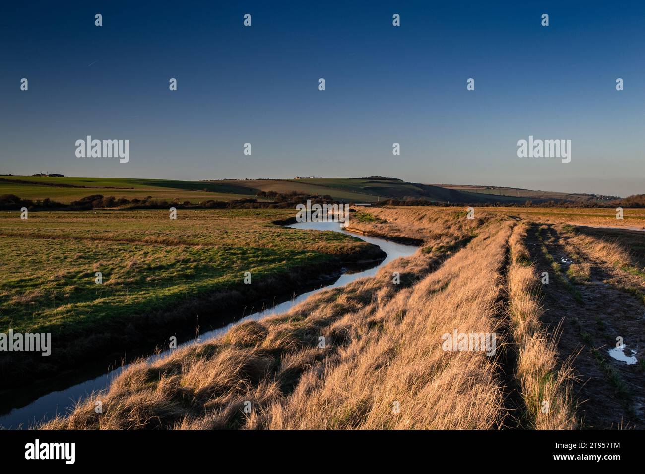 River Cuckmere at Cuckmere Haven on a winter afternoon, East Sussex ...