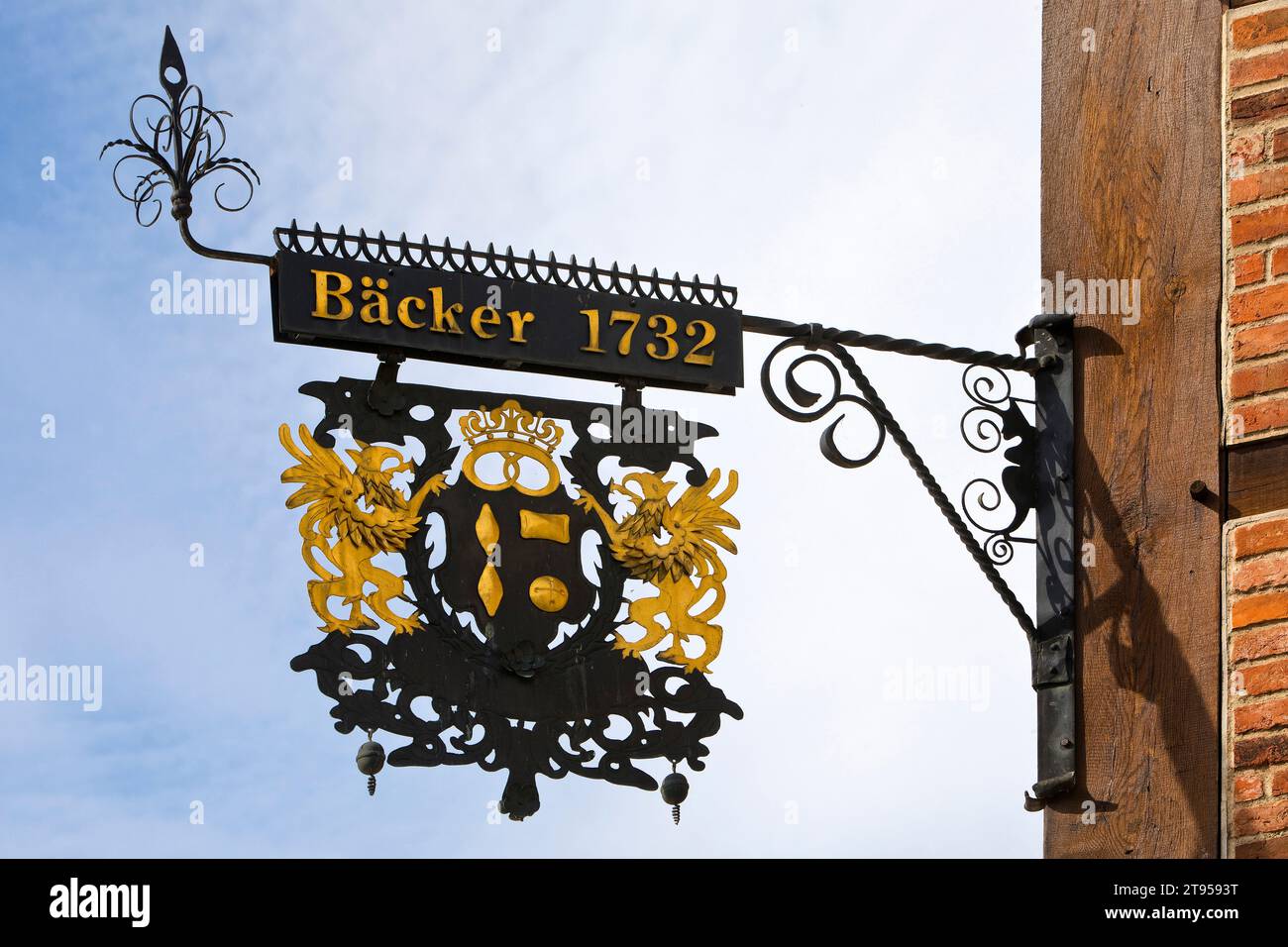 guild sign on the Baeckeramtshaus, historic market square, old town ...