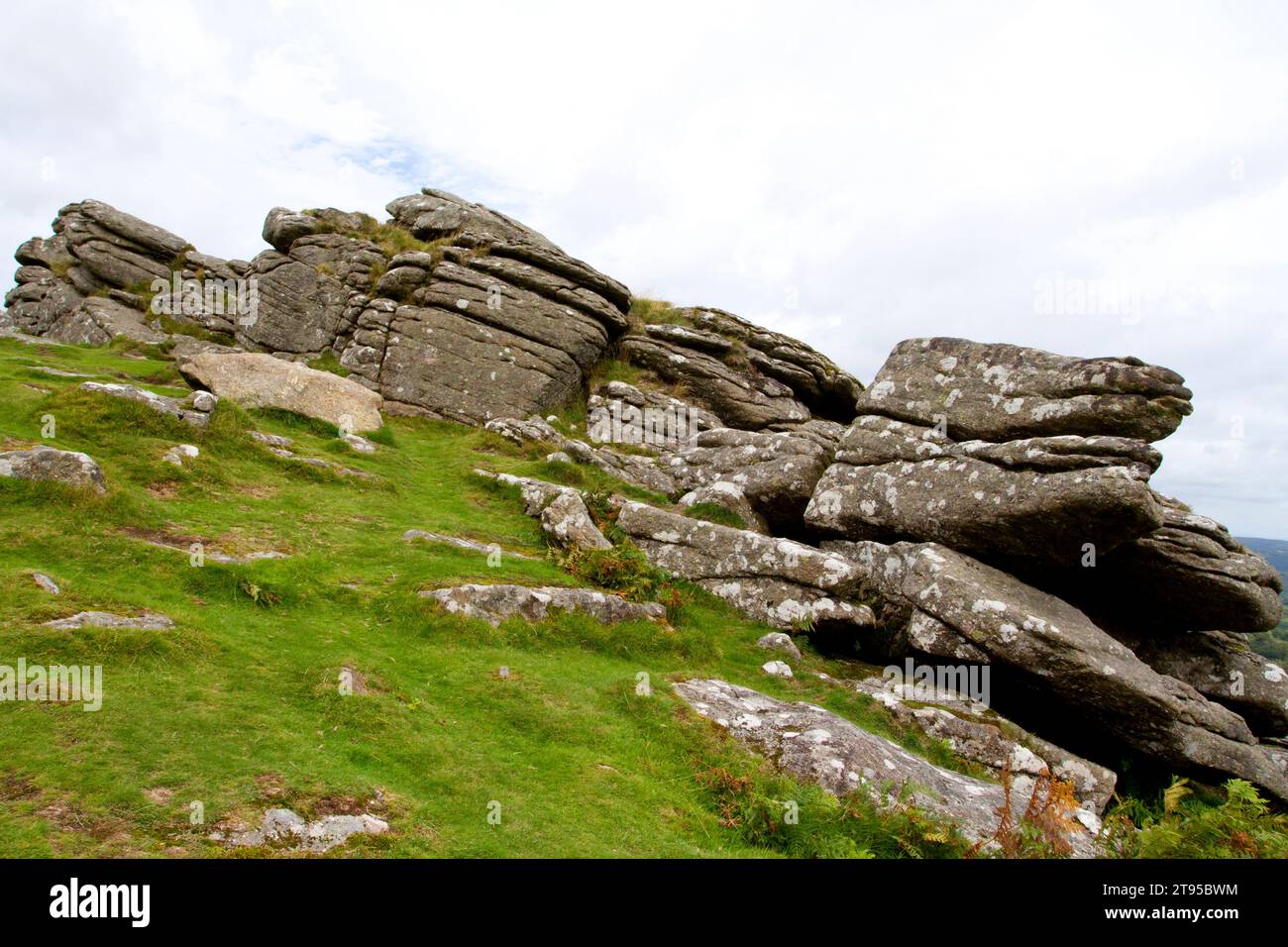 Granite rock formations on Hound Tor, Dartmoor, Devon, GB Stock Photo ...