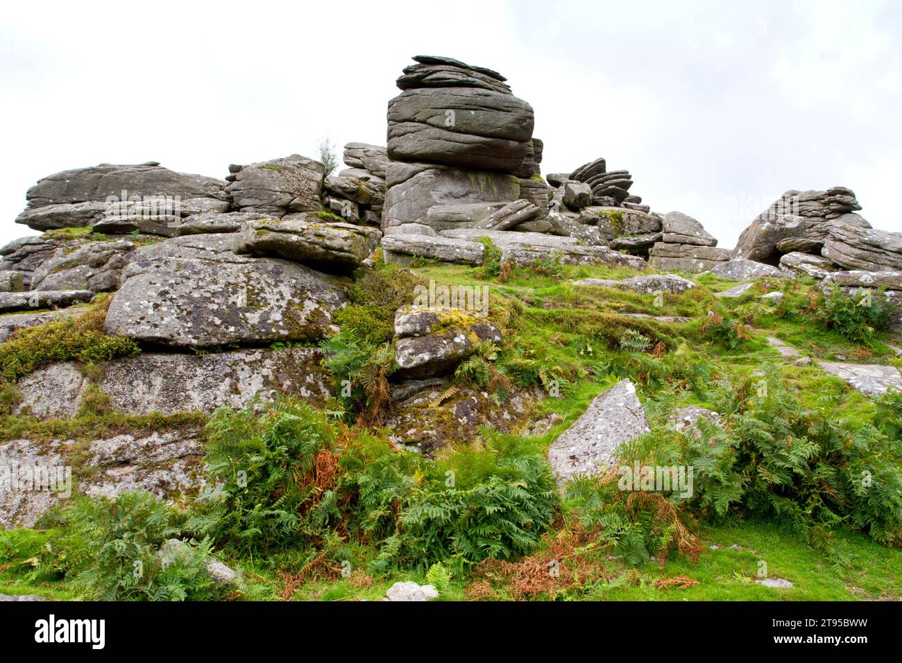 Granite rock formations on Hound Tor, Dartmoor, Devon, GB Stock Photo ...