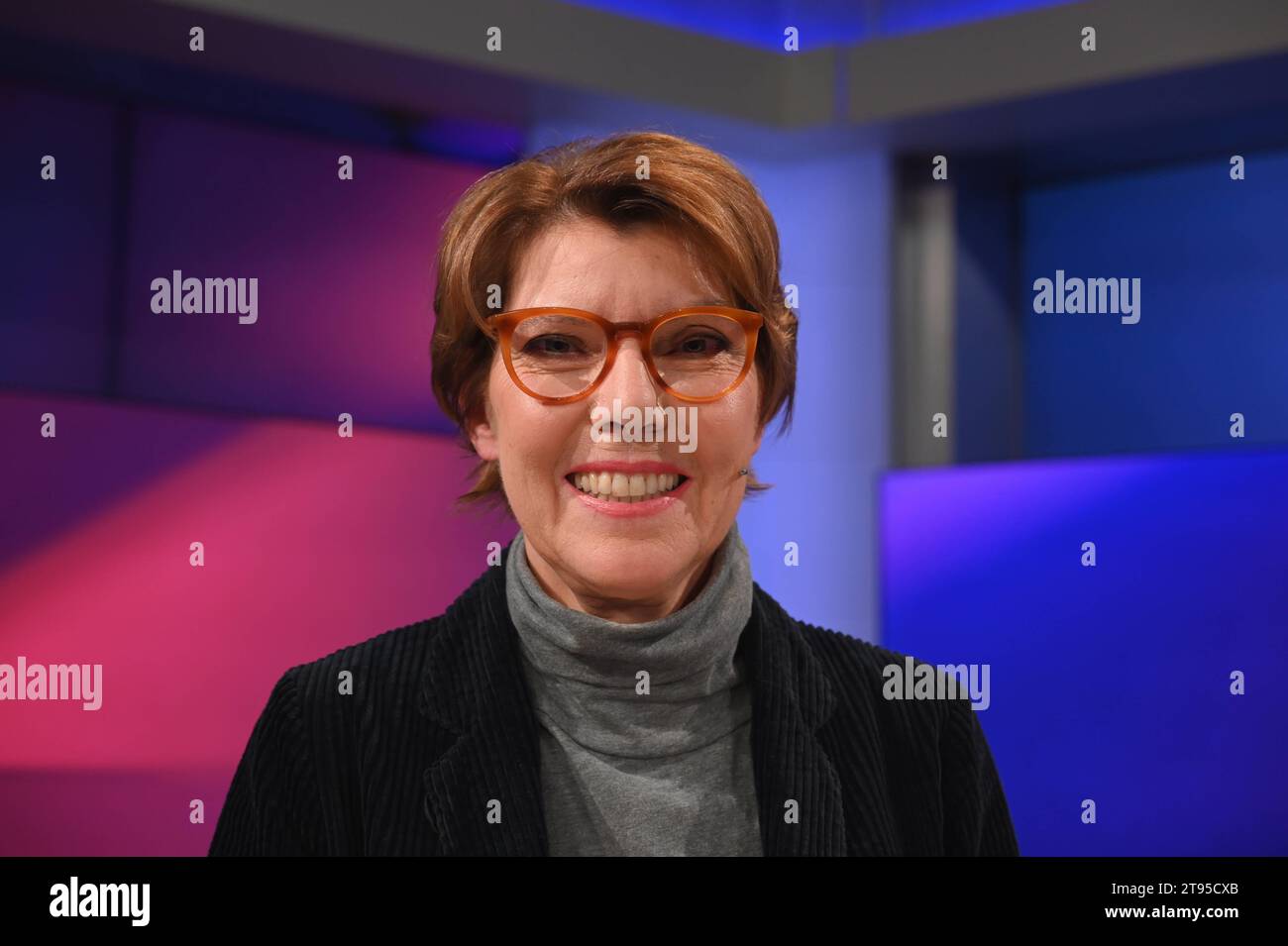 Moderatorin Bettina Böttinger zu Gast in der ARD Talkshow Maischberger ...