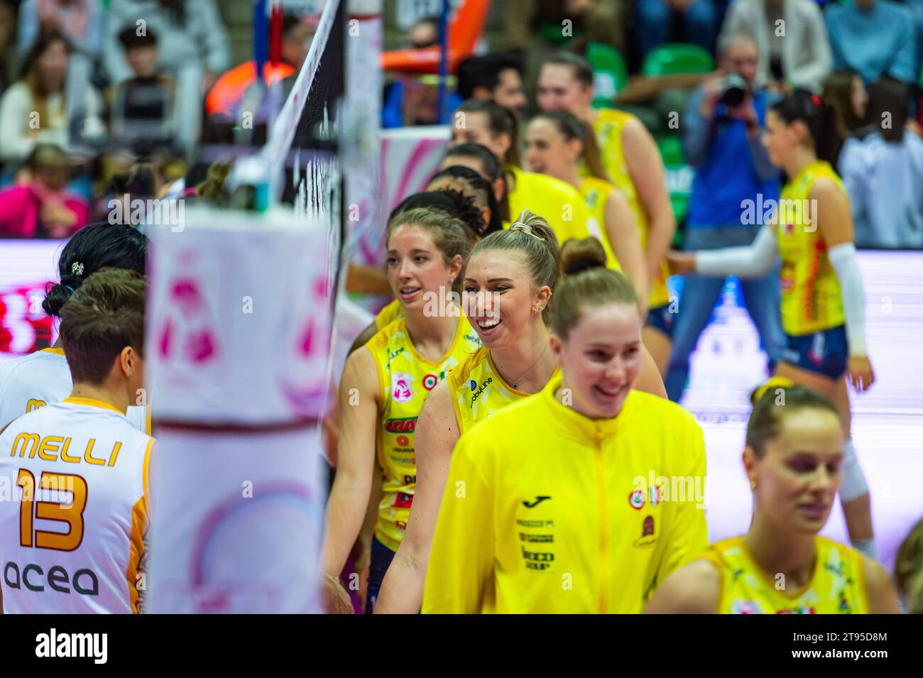 Female coach volley hi-res stock photography and images - Alamy