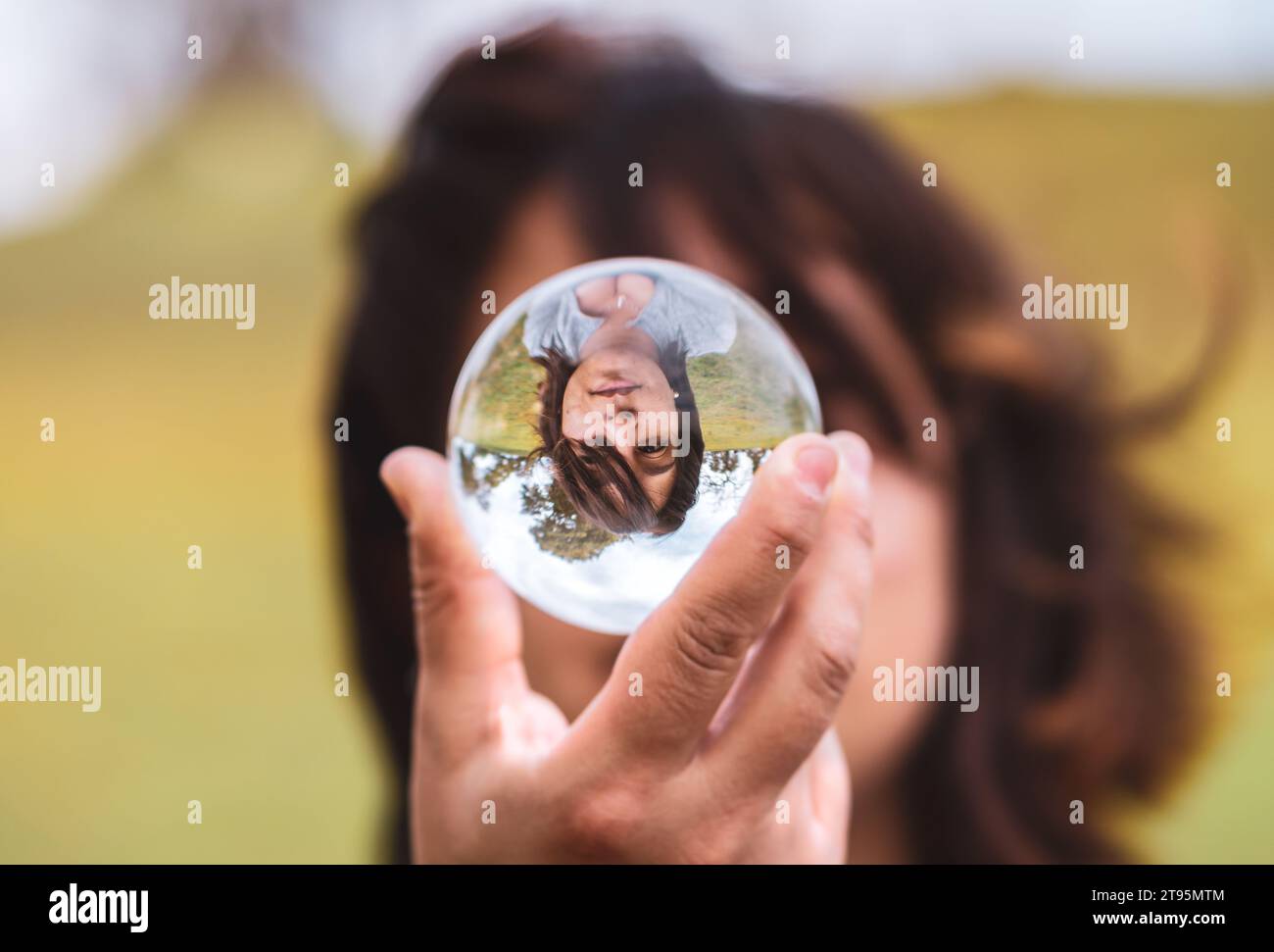 Reflectivesphereart hi-res stock photography and images - Alamy
