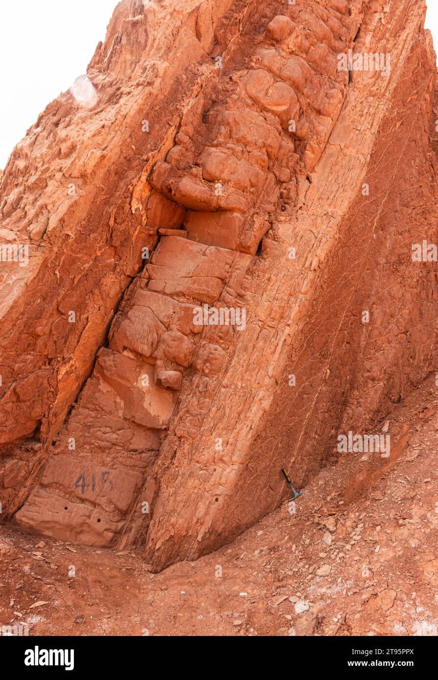 Weathered strata and rocks in the hot and arid desert Stock Photo - Alamy