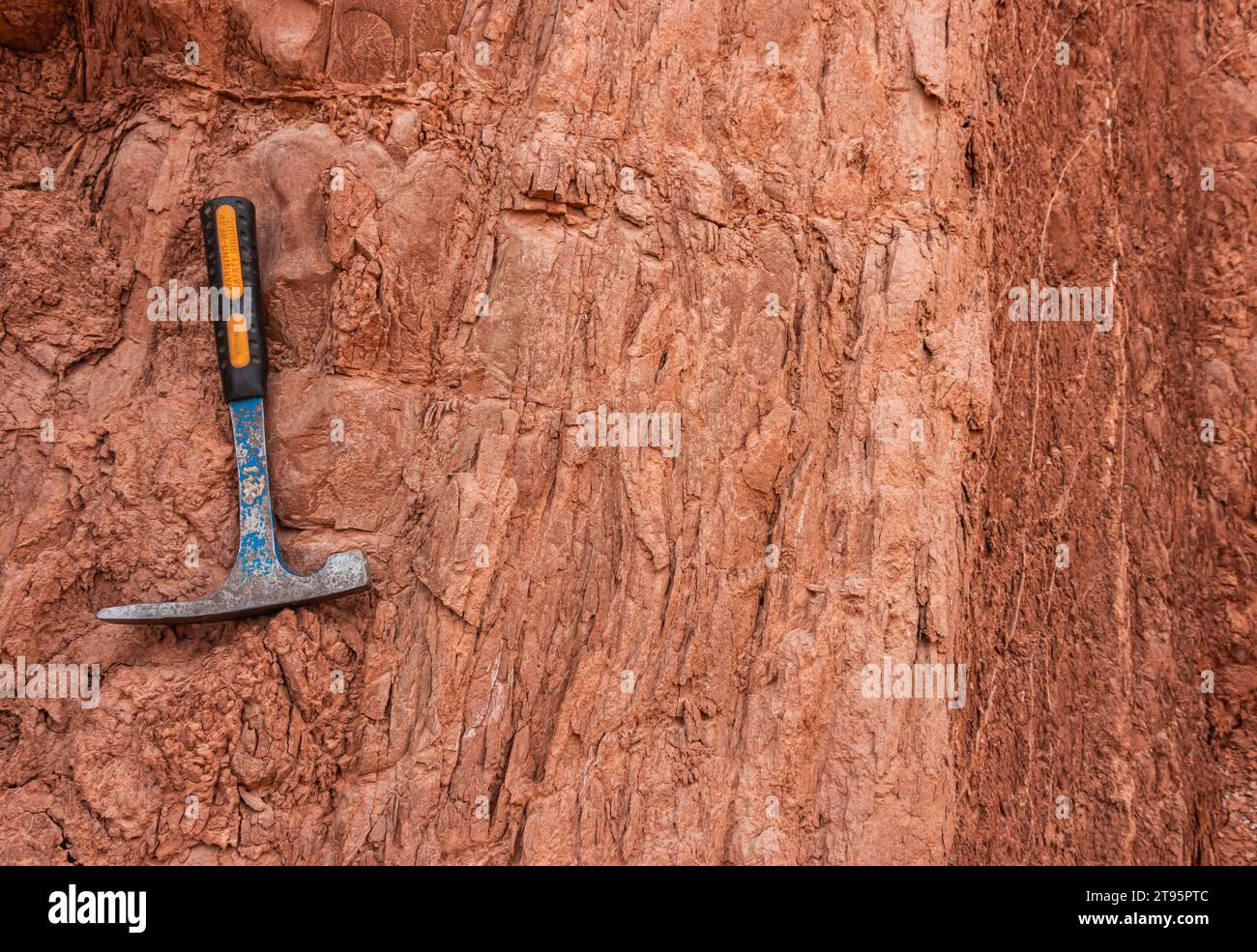 Weathered strata and rocks in the hot and arid desert Stock Photo - Alamy