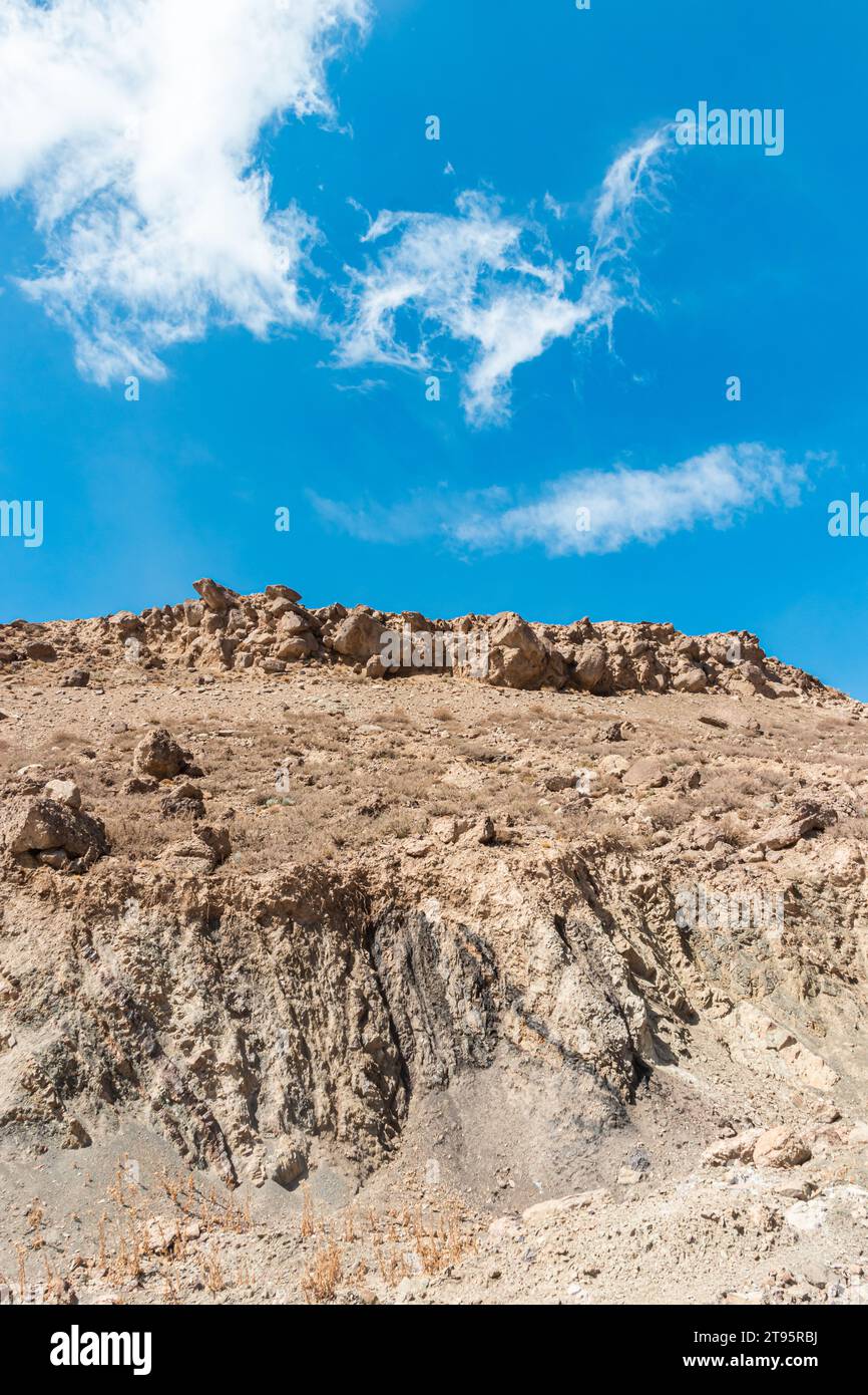 The desolate mountains of western China Stock Photo - Alamy