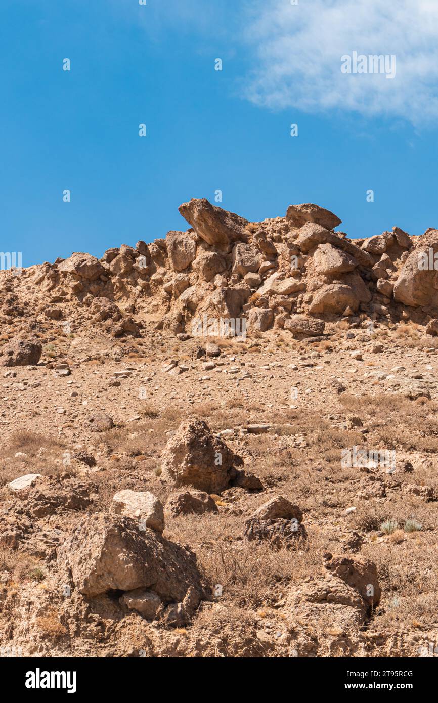 The desolate mountains of western China Stock Photo - Alamy