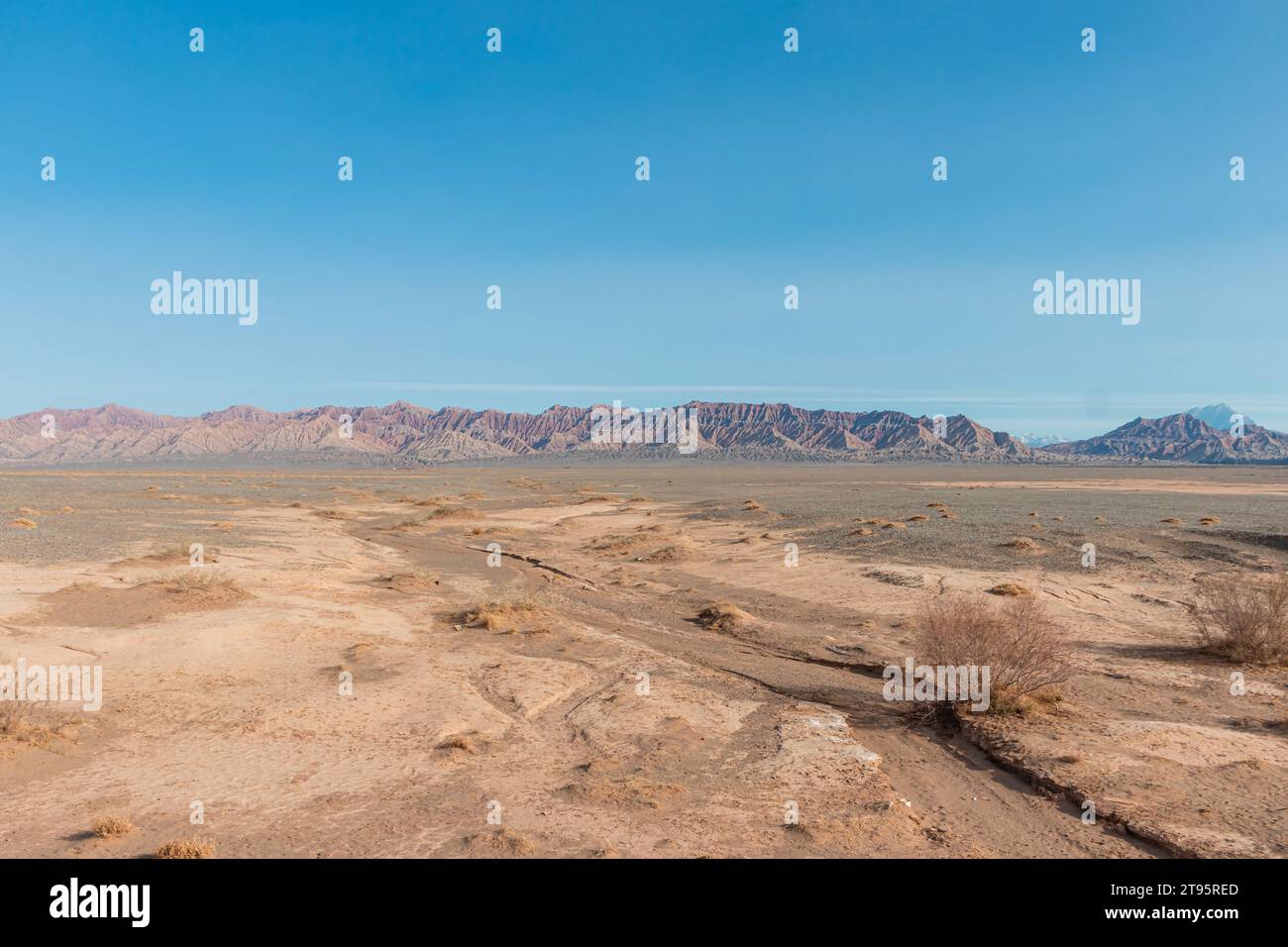 The arid and hot deserts of Xinjiang in western China Stock Photo - Alamy