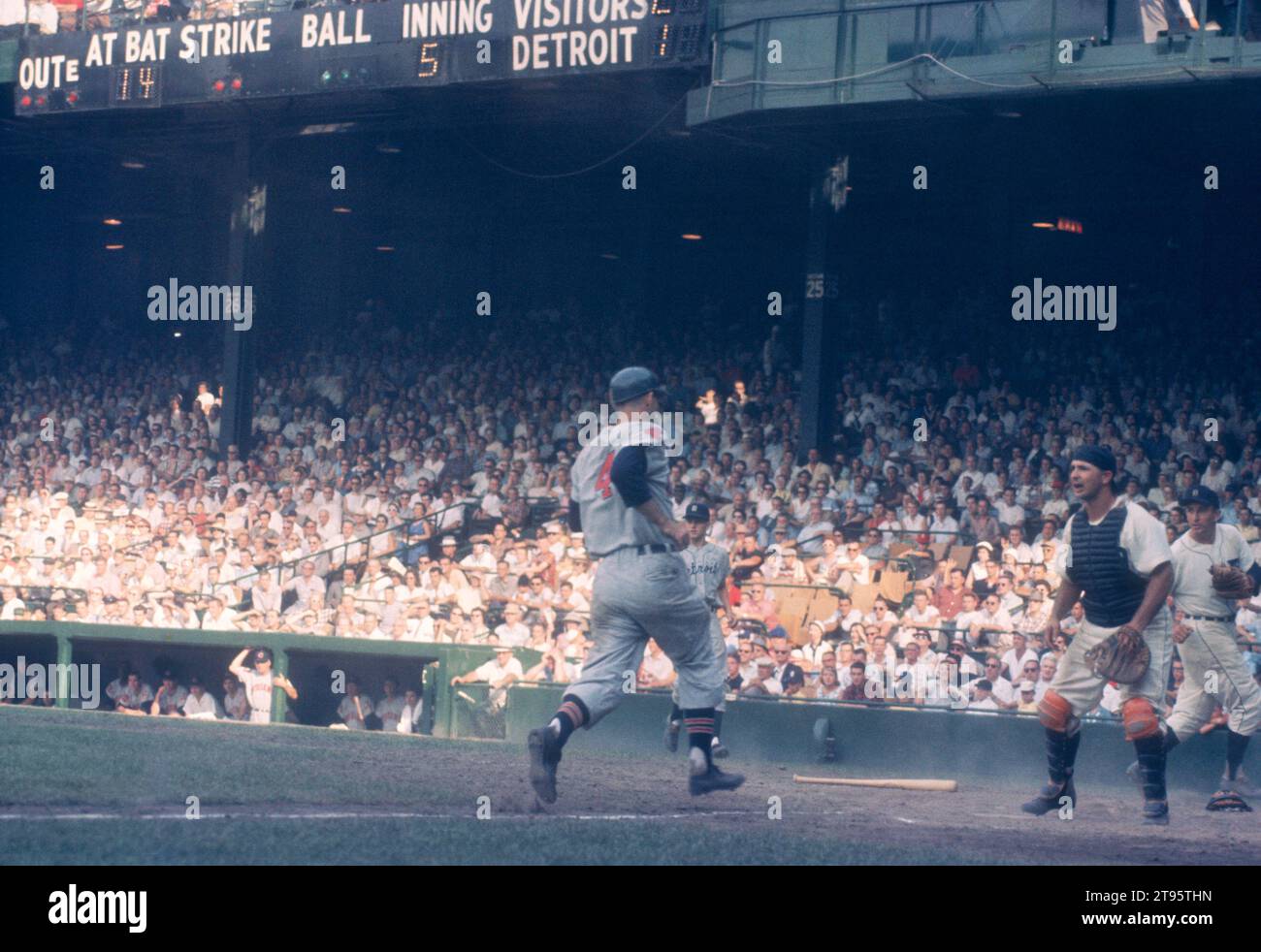 DETROIT, MI - JULY 4: George Strickland #4 of the Cleveland Indians ...