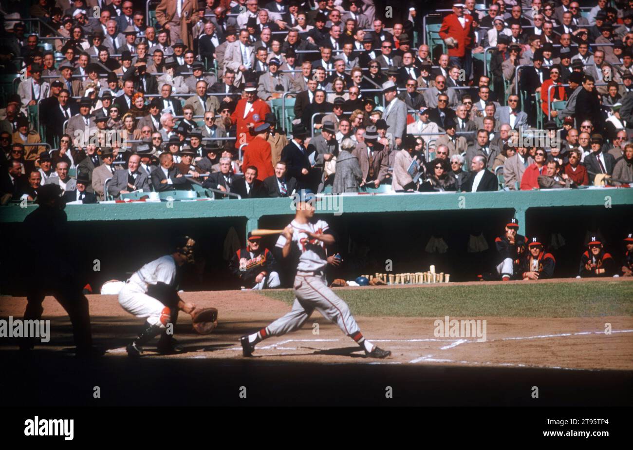 BRONX, NY - OCTOBER 5: Eddie Mathews #41 of the Milwaukee Braves swings ...